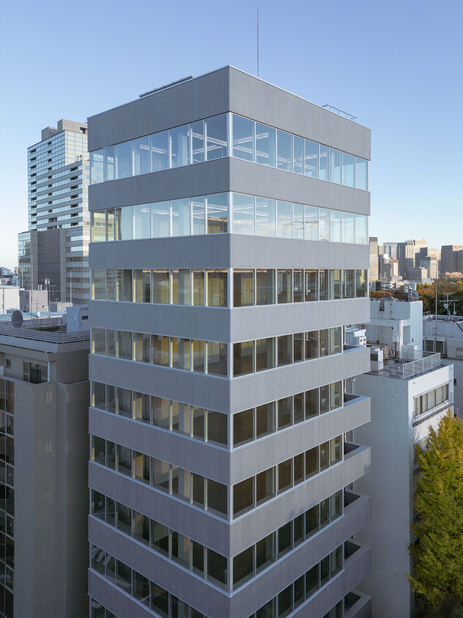 ESCON 九段北ビル / Works | 永山祐子建築設計